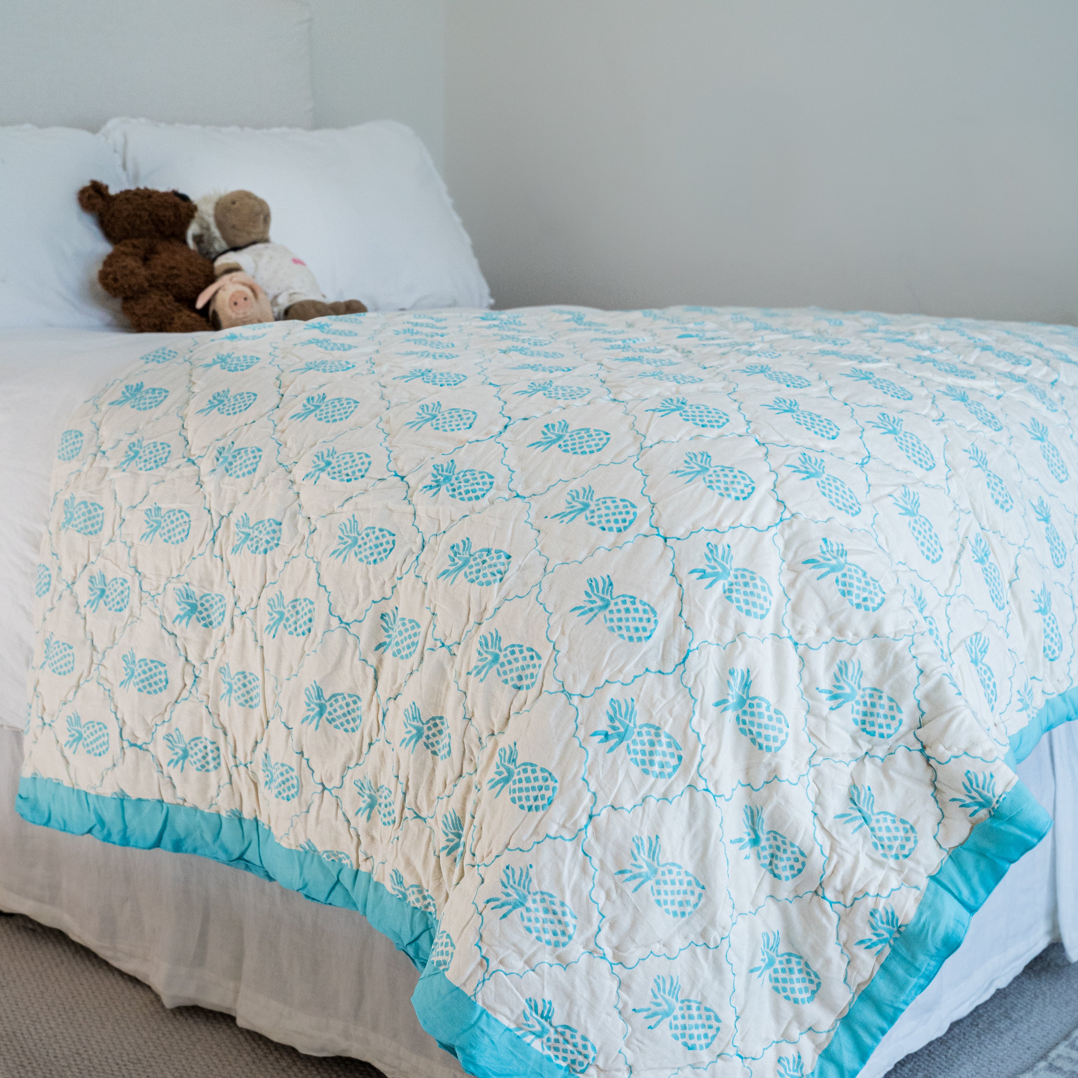 100% Indian cotton Pineapple Quilt (Turquoise) - Livvy B